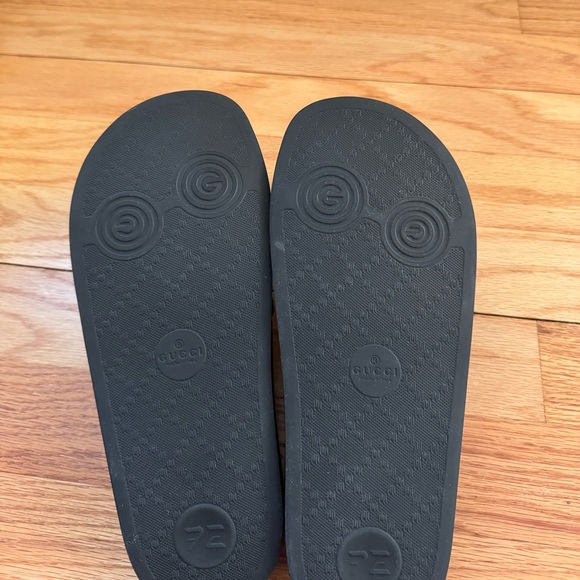Gucci | Shoes | Authentic Gucci Rubber Interlocking G Logo Slides ...